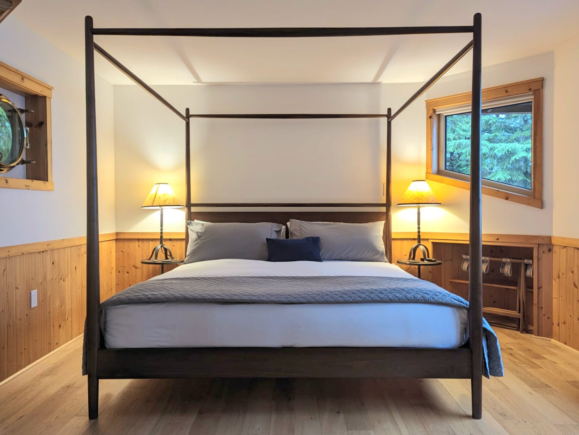 Book Your Stay - Snug Harbour Inn