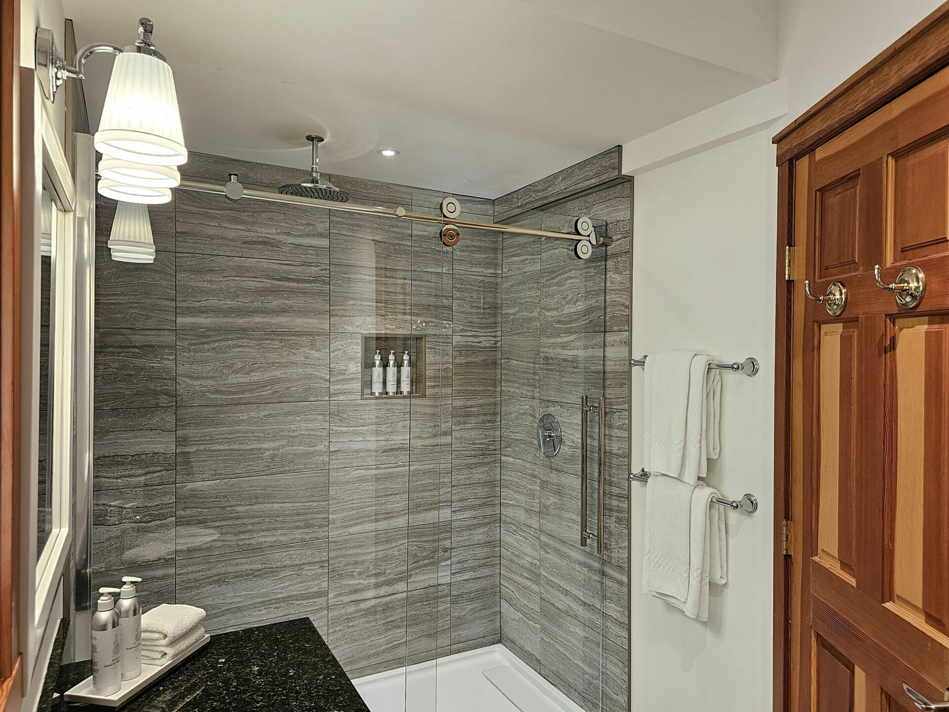 Guest Suites - Snug Harbour Inn