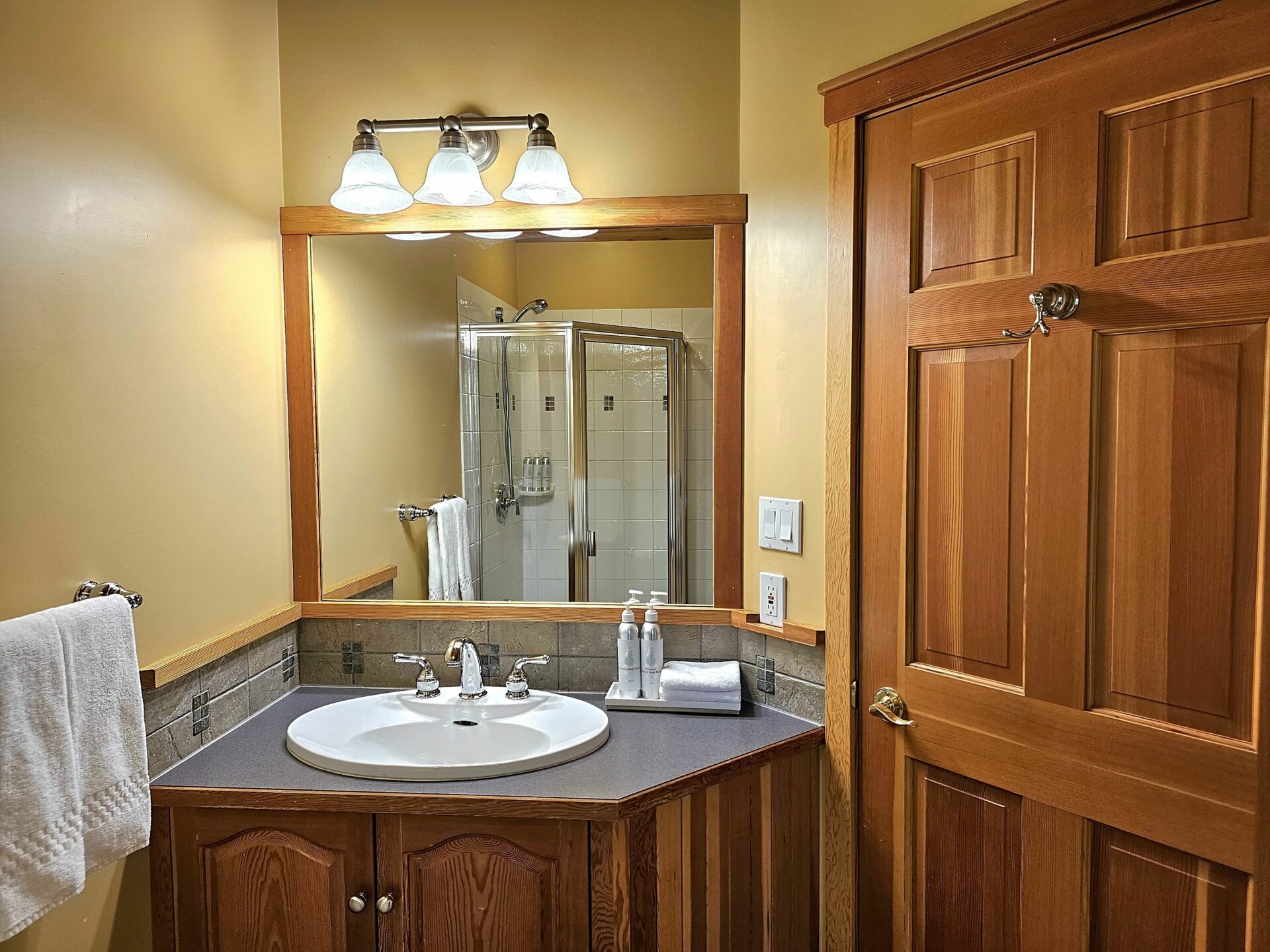 Guest Suites - Snug Harbour Inn