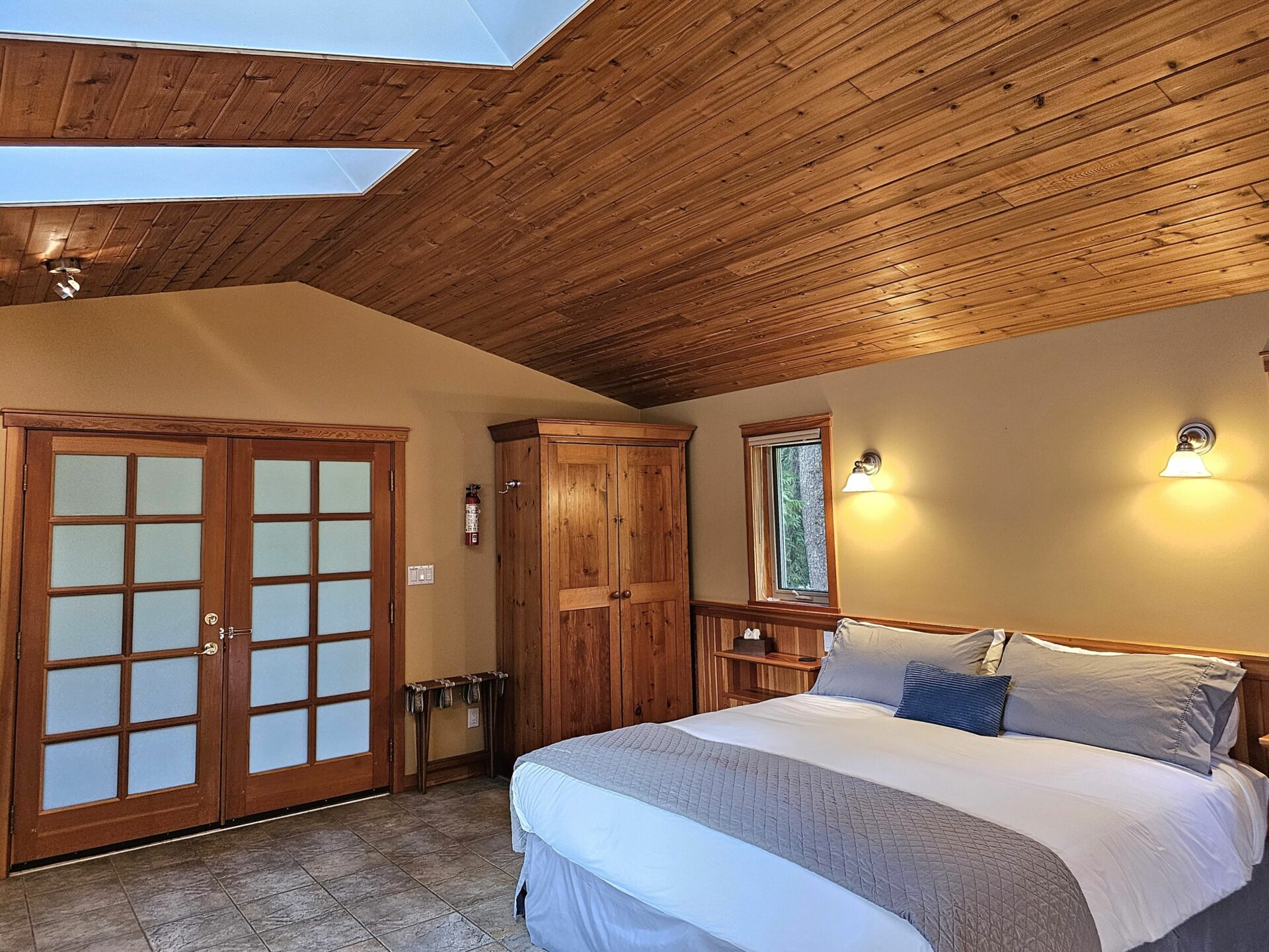 Guest Suites - Snug Harbour Inn